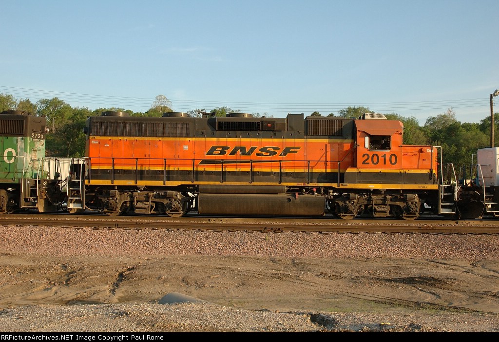 BNSF 2010, GP38-2 HRE rebuild from GP40, at Gibson Yard